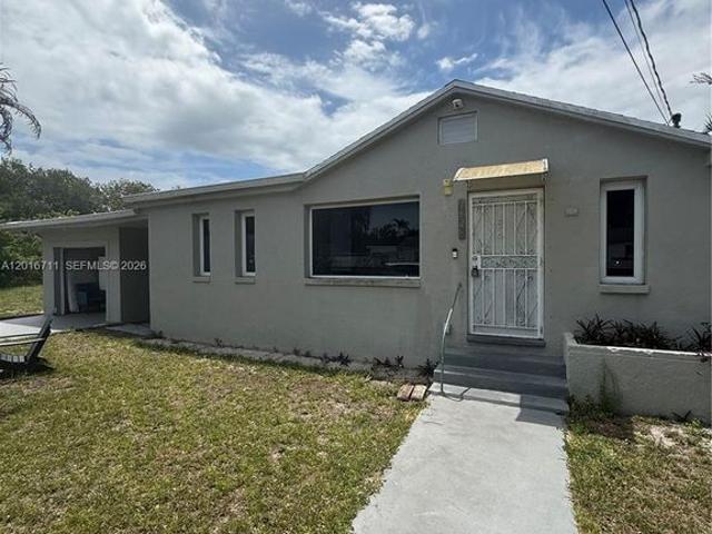 2 bedroom luxury Villa for rent in Miami Heights Trailer Park, Florida