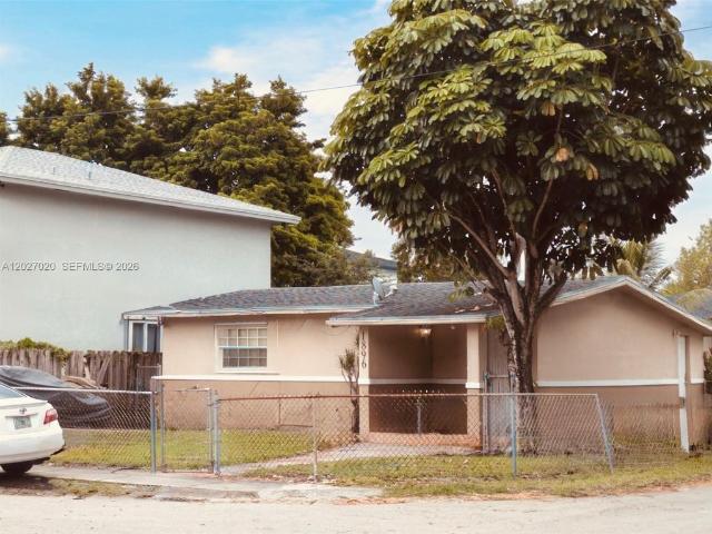 2 bedroom luxury Villa for rent in Miami Heights Trailer Park, Florida