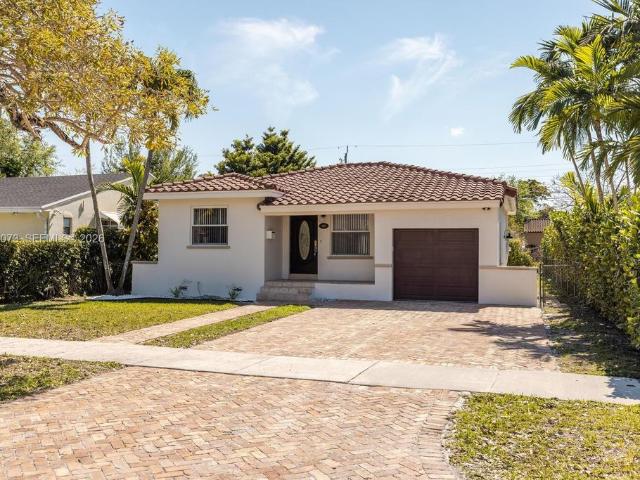 2 bedroom luxury Villa for rent in Miami Springs, Florida