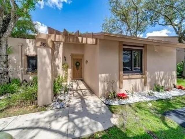 2 bedroom luxury Villa for rent in Cooper City, Florida