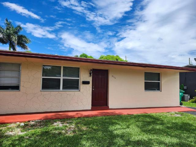 2 bedroom luxury Villa for rent in Cooper City, Florida