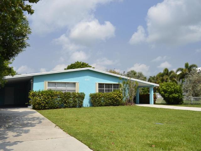 2 bedroom luxury Villa for rent in Fort Pierce, Florida