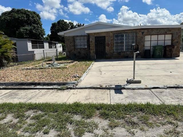 2 bedroom luxury Villa for rent in Hialeah, Florida