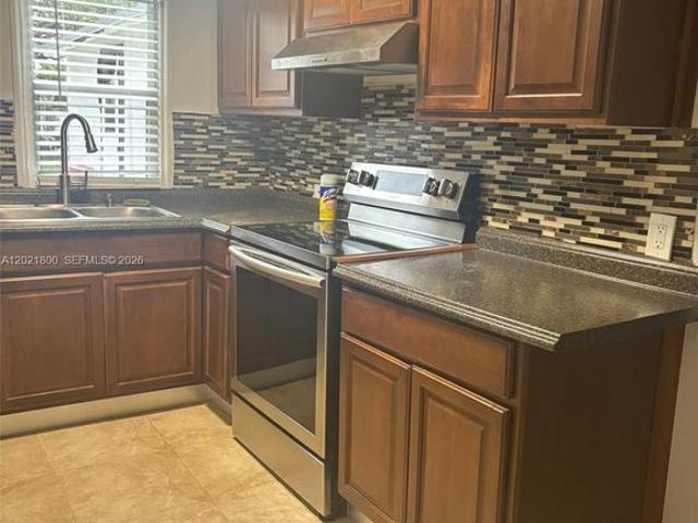 2 bedroom luxury Villa for rent in Hollywood, Florida