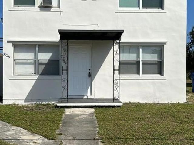2 bedroom luxury Villa for rent in Riviera Beach, Florida