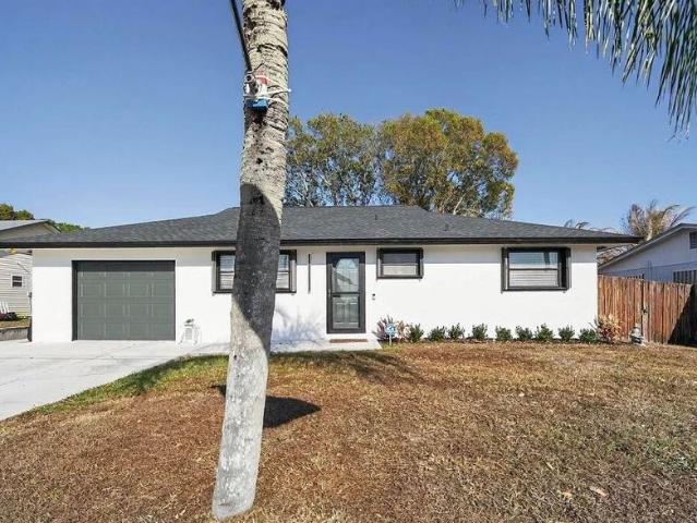 2 bedroom luxury Villa for rent in Stuart, Florida