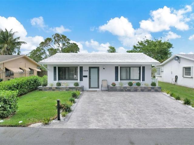 2 bedroom luxury Villa for rent in Tamarac, Florida