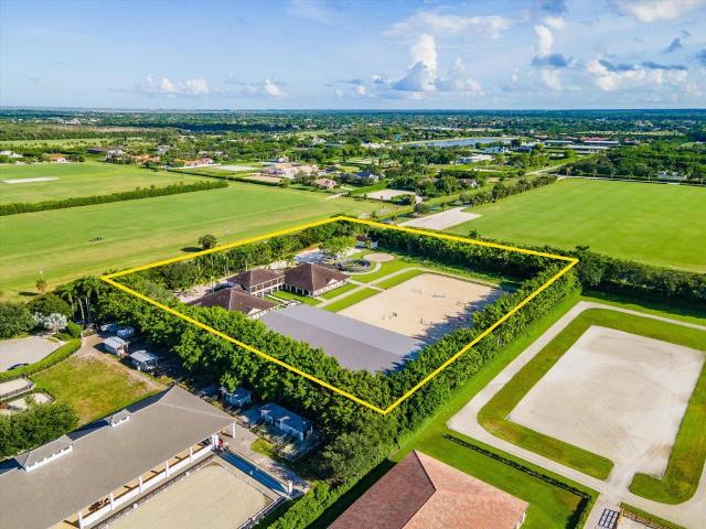 2 bedroom luxury Villa for rent in Wellington, Florida