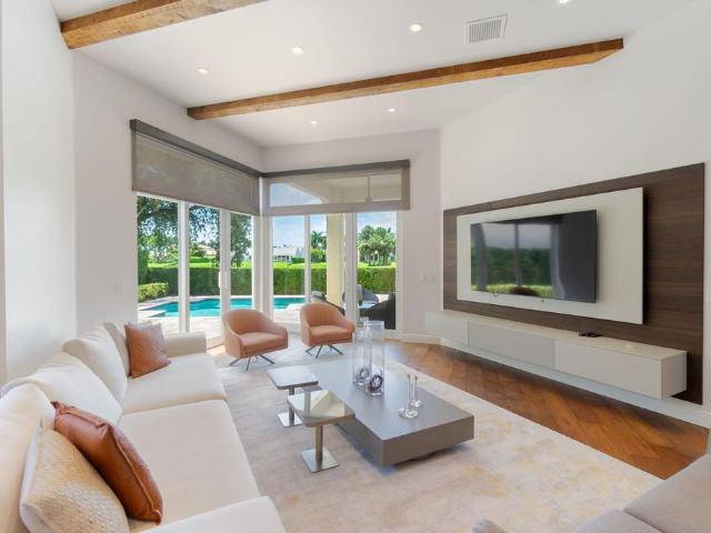 2 bedroom luxury Villa for rent in Wellington, United States