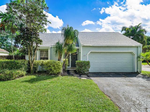 2 bedroom luxury Villa for rent in Wellington, United States