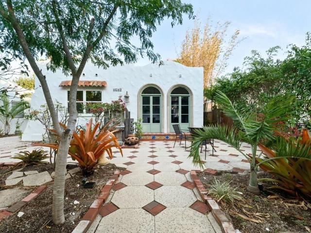 2 bedroom luxury Villa for rent in West Palm Beach, United States