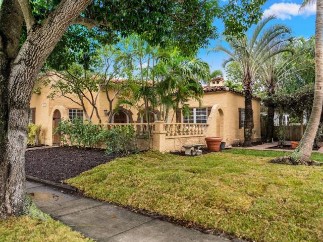 2 bedroom luxury Villa for rent in West Palm Beach, Florida