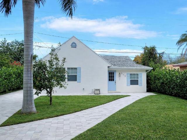 2 bedroom luxury Villa for rent in West Palm Beach, Florida
