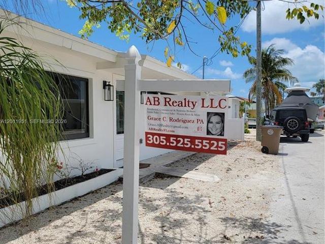 2 bedroom luxury Villa for sale in Marathon, Florida