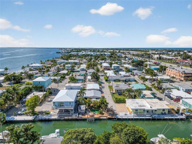 2 bedroom luxury Villa for sale in Marathon, United States