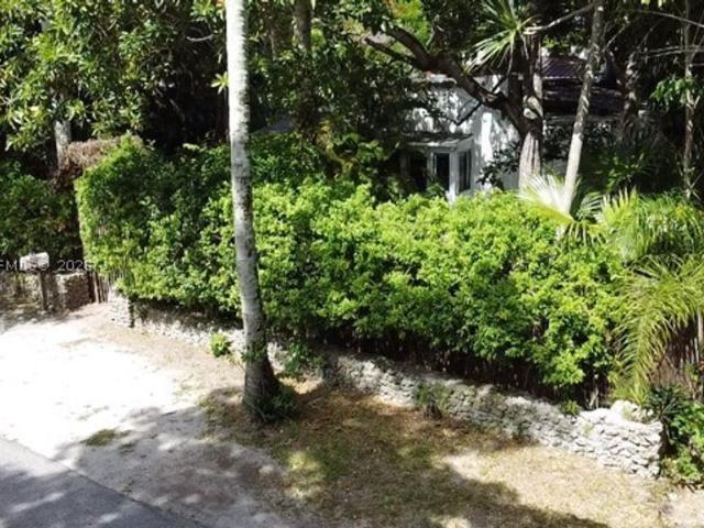 2 bedroom luxury Villa for sale in Miami, Florida