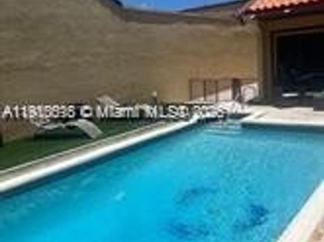 2 bedroom luxury Villa for sale in Miami, Florida