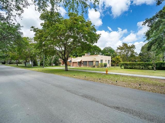 2 bedroom luxury Villa for sale in Miami Springs, Florida