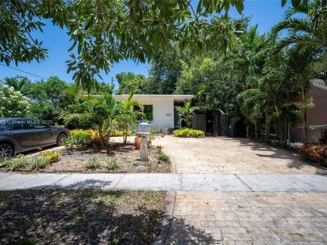 2 bedroom luxury Villa for sale in North Miami, Florida