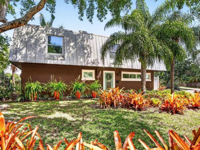 2 bedroom luxury Villa for sale in Oakland Park, Florida