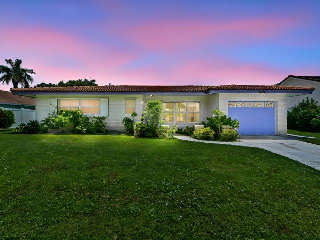 2 bedroom luxury Villa for sale in Boca Raton, Florida