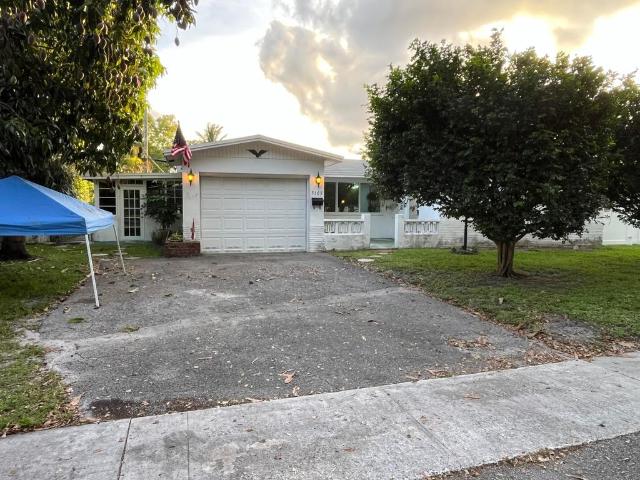 2 bedroom luxury Villa for sale in Cooper City, Florida