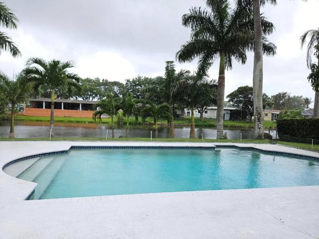 2 bedroom luxury Villa for sale in Cooper City, United States
