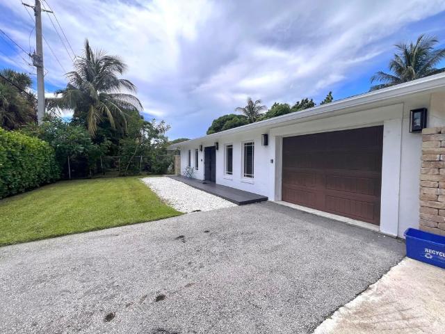 2 bedroom luxury Villa for sale in Delray Beach, Florida