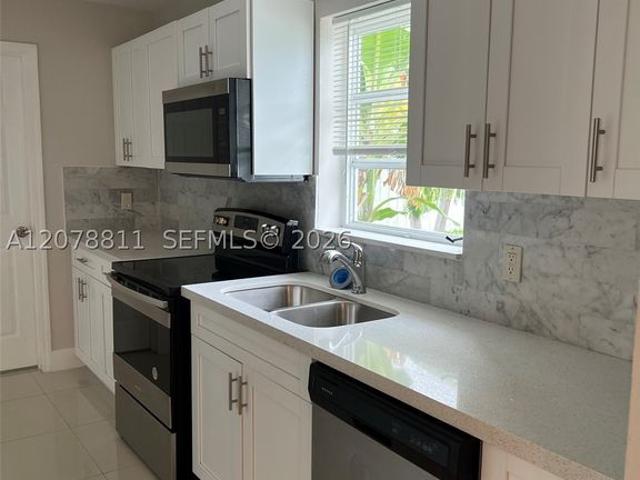 2 bedroom luxury Villa for sale in Fort Lauderdale, Florida
