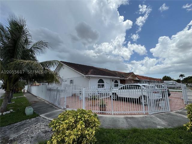 2 bedroom luxury Villa for sale in Hialeah, United States