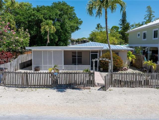 2 bedroom luxury Villa for sale in Key Largo, Florida