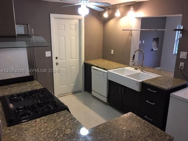 2 bedroom luxury Villa for sale in Sunrise, Florida