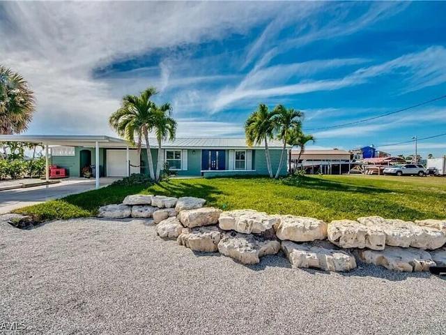 2 bedroom luxury Villa for sale in Saint James City, Florida