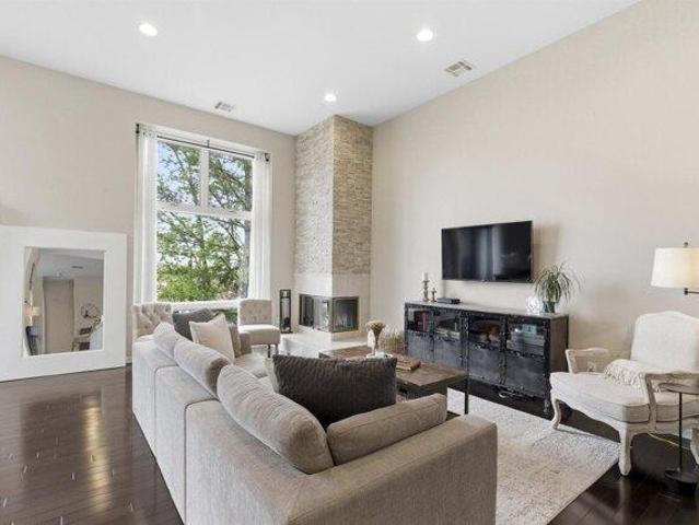 2 bedroom, Lyndhurst NJ 07071 102563000