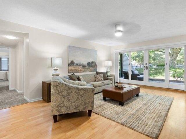 2 bedroom, Lynnfield MA 01940 103432736