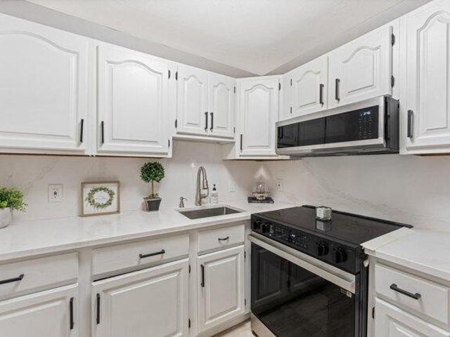 2 bedroom, m NH 03079 102635807