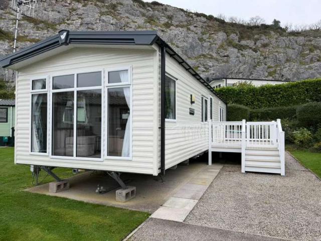 2 Bedroom Mobile Home