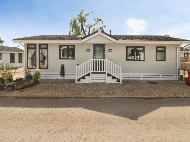 2 bedroom mobile home for sale