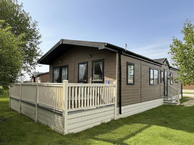 2 bedroom mobile home for sale