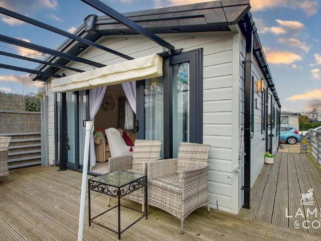 2 bedroom mobile home for sale
