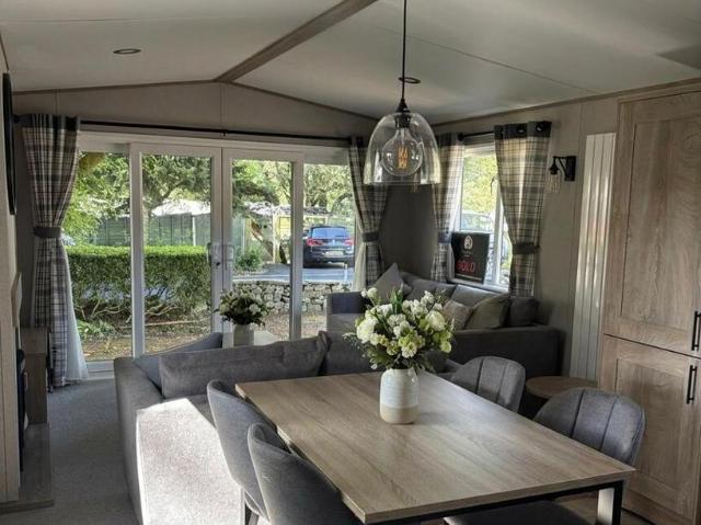 2 bedroom mobile home for sale