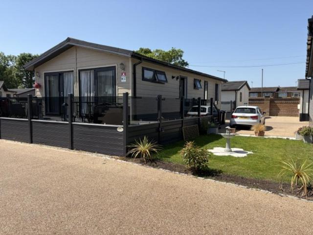 2 bedroom mobile home for sale