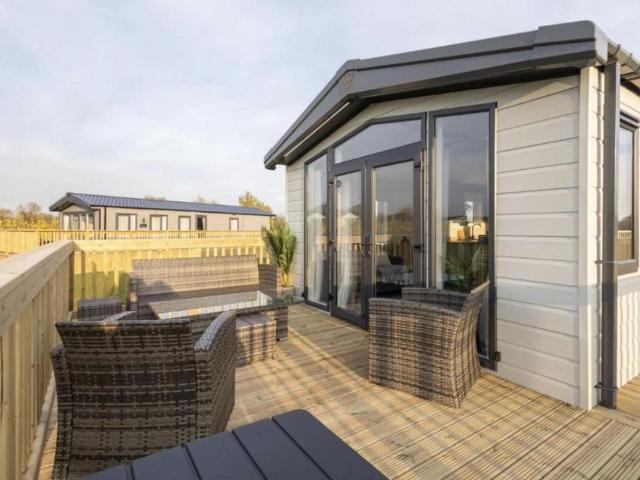 2 bedroom mobile home for sale