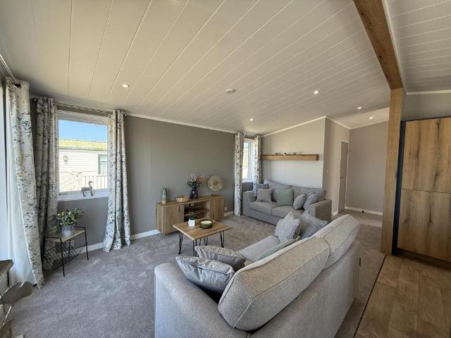 2 bedroom mobile home for sale