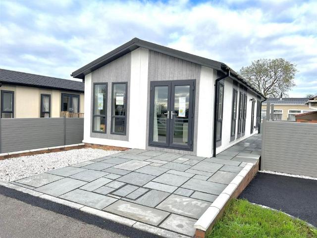 2 bedroom mobile home for sale