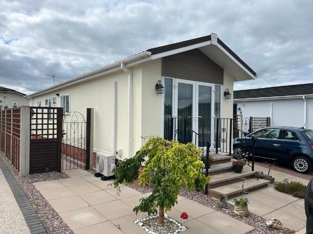 2 bedroom mobile home for sale