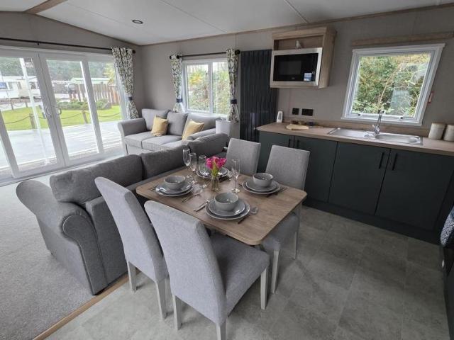 2 bedroom mobile home for sale