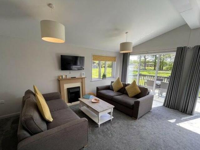 2 Bedroom Mobile Home For Sale In Greystone Hills, Yorkshire