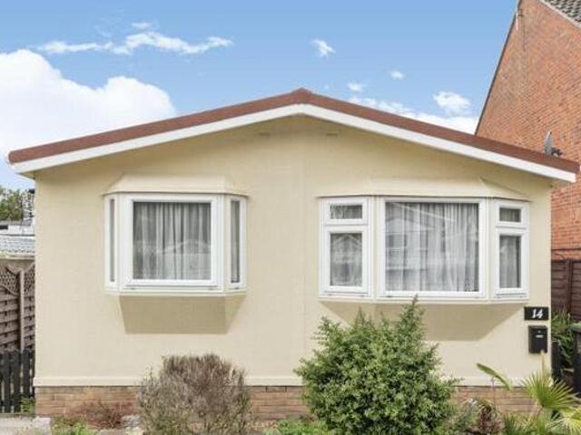 2 Bedroom Mobile Home For Sale In Lower Stondon, Henlow