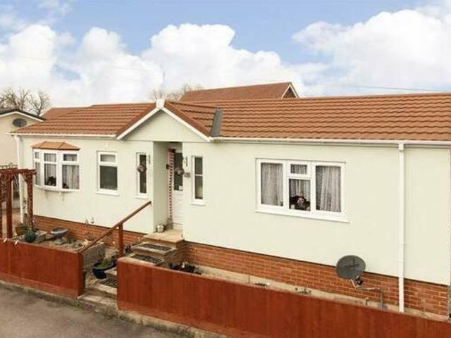 2 bedroom mobile home for sale in Ladycroft Park Blewbury Didcot OX11
